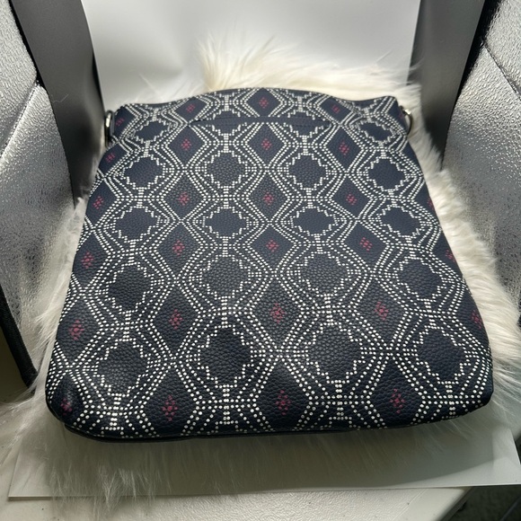 thirty-one | Bags | Thirtyone Black And White Crossbody Bag With Red ...